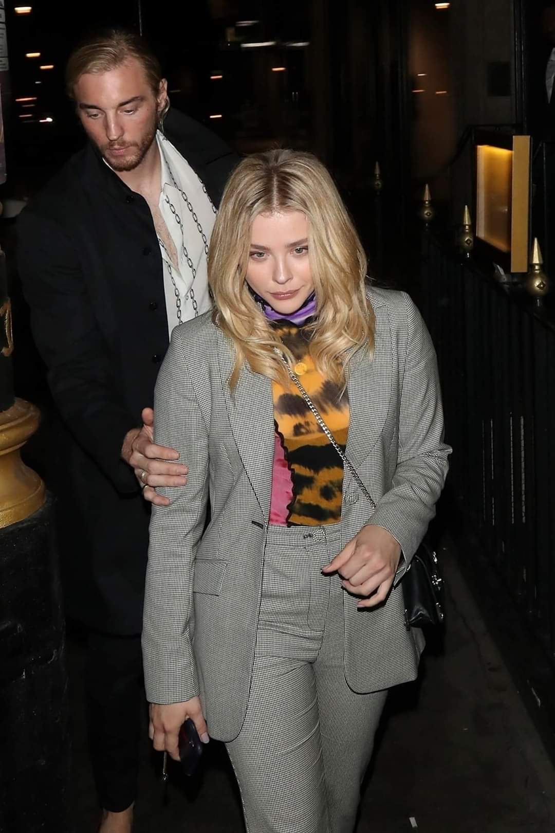 Chloe protecting her brother | Scrolller