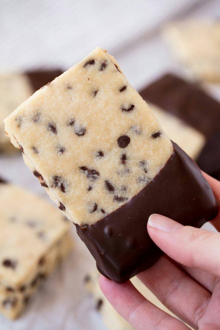 Chocolate chip shortbread cookies | Scrolller