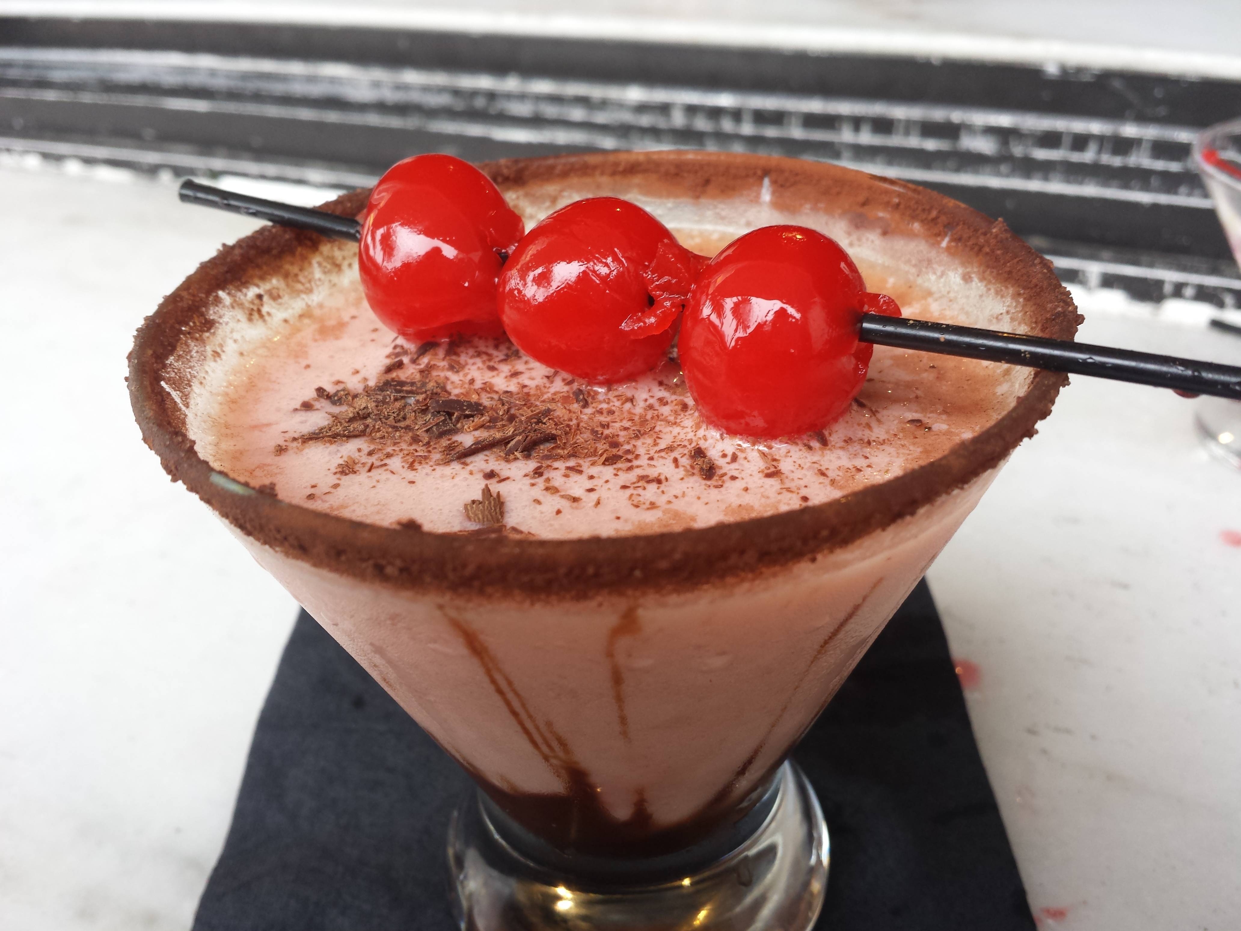 Chocolate covered cherry martini 4128x3096 [OC] | Scrolller