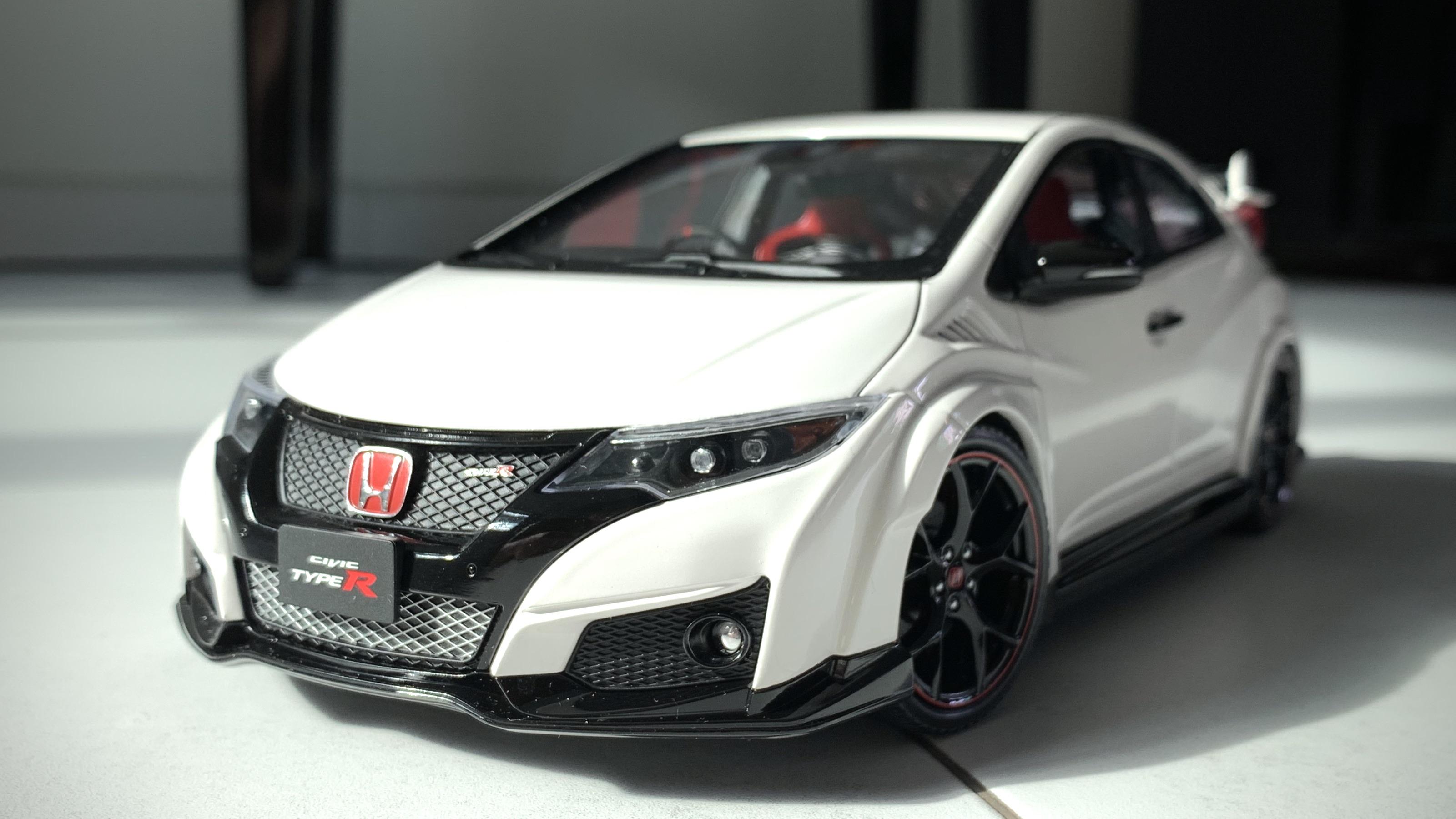 Civic Type R FK2 [EBBRO] [1:18] [OC] | Scrolller