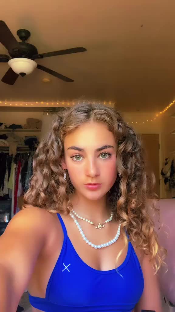 Claire Stone | Scrolller