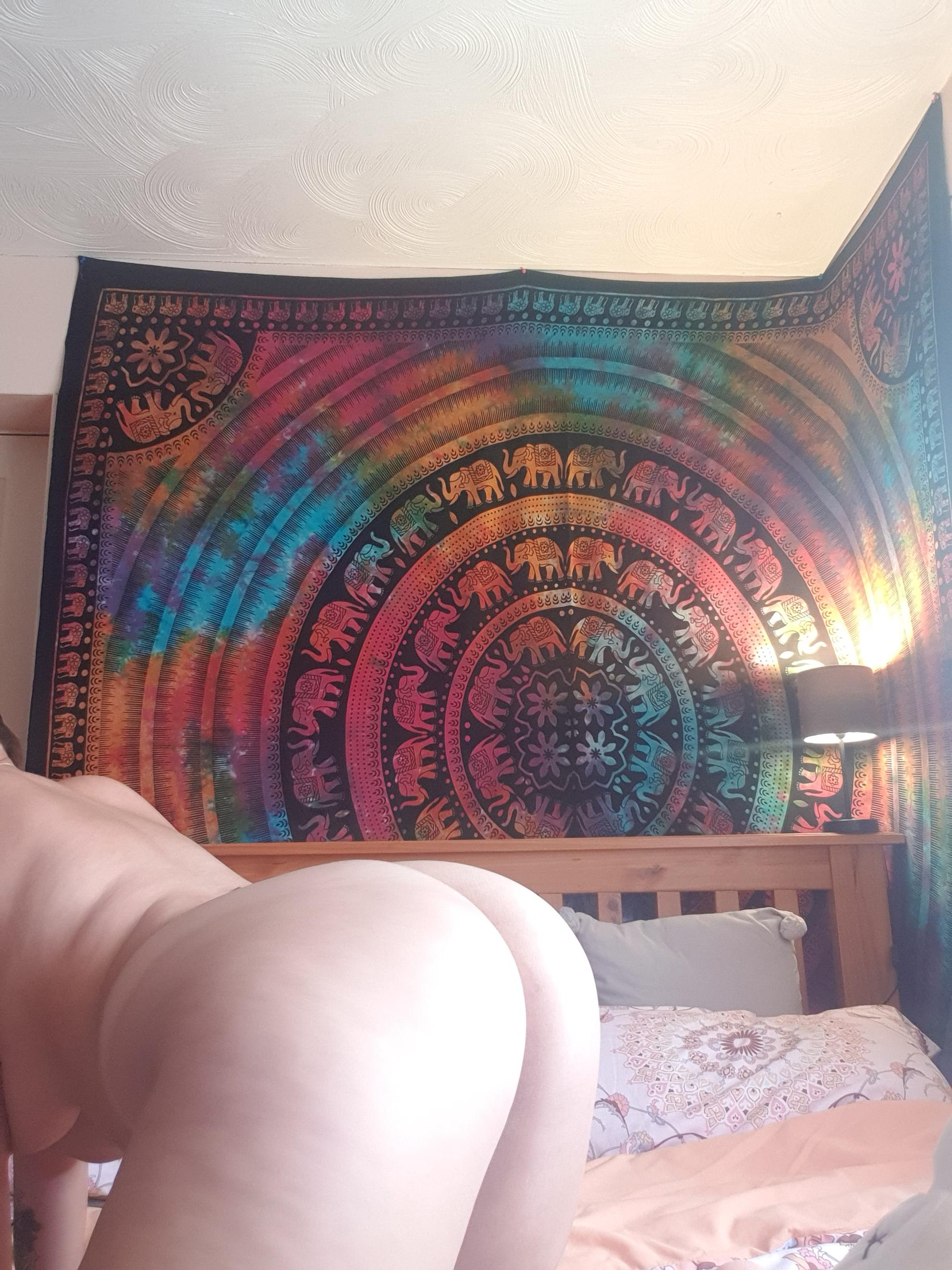 Clap these cheeks? | Scrolller