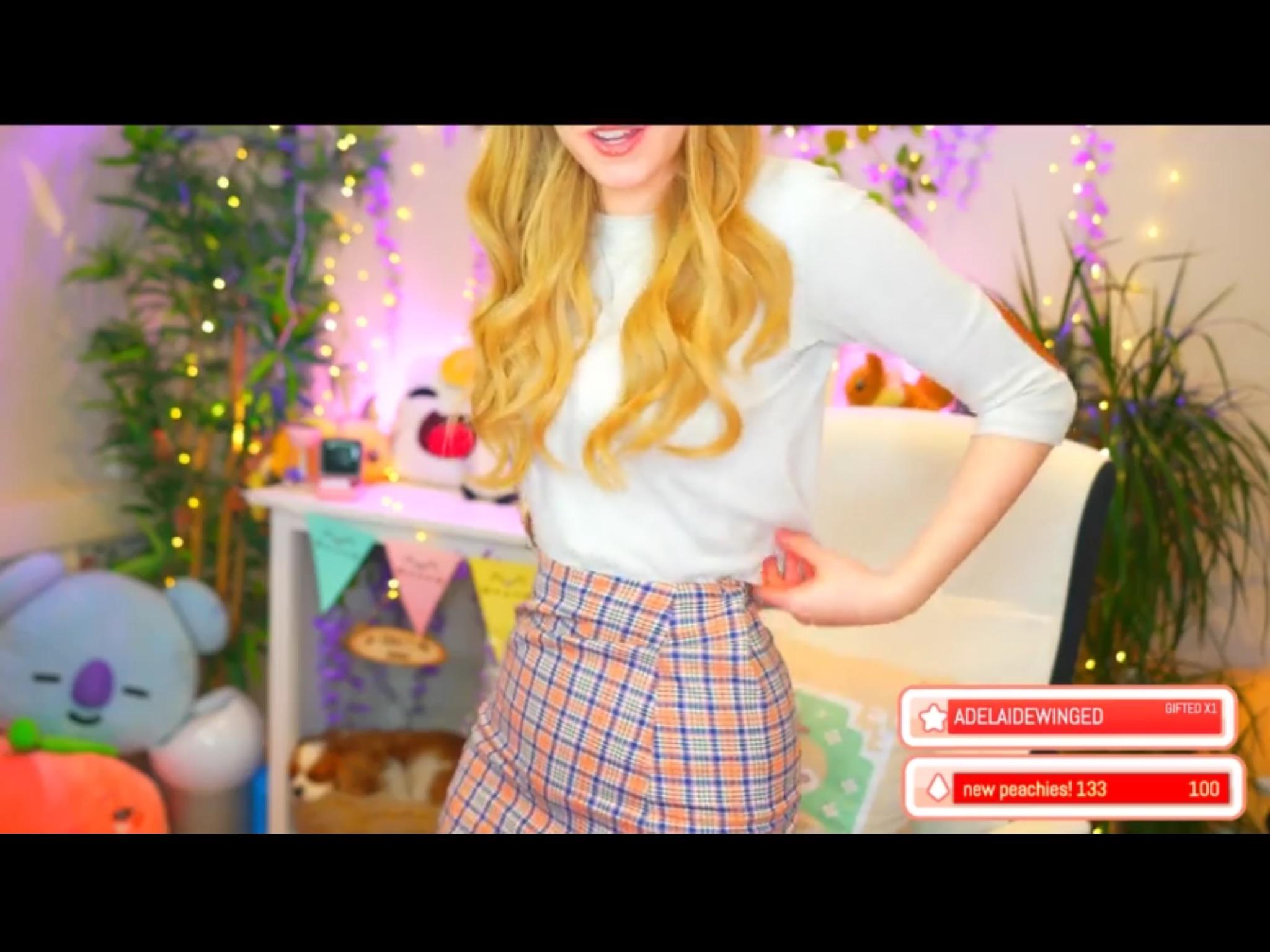 :) Clare | Scrolller