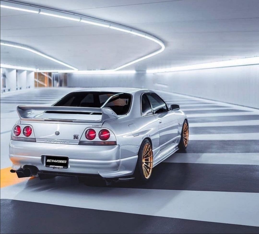 Clean R33 | Scrolller