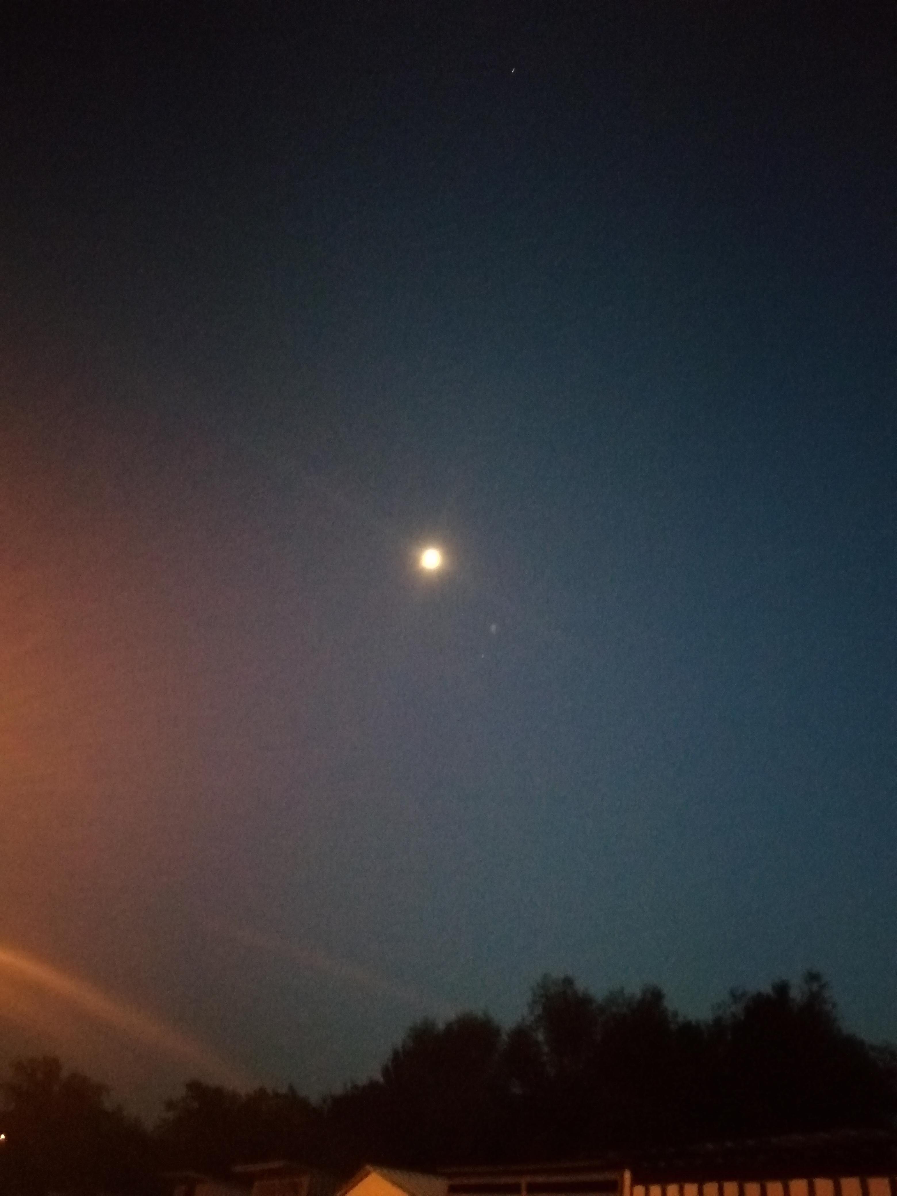 Clear summer sky | Scrolller