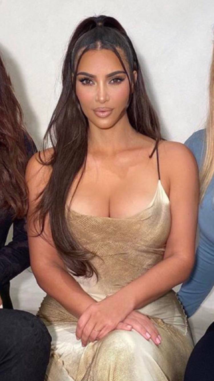 Cleavage queen 😍 | Scrolller