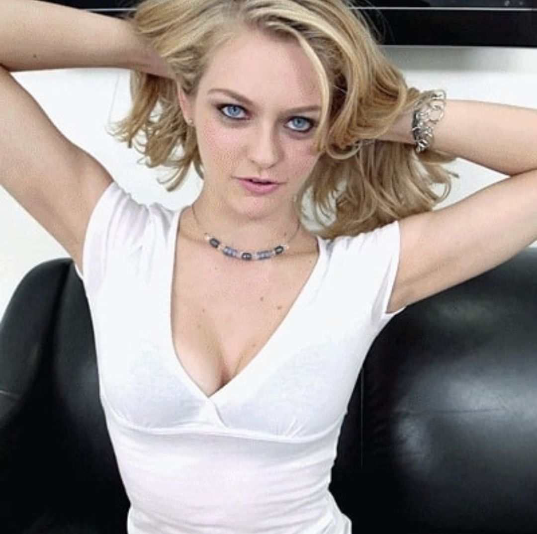 Clothed Alli Rae | Scrolller