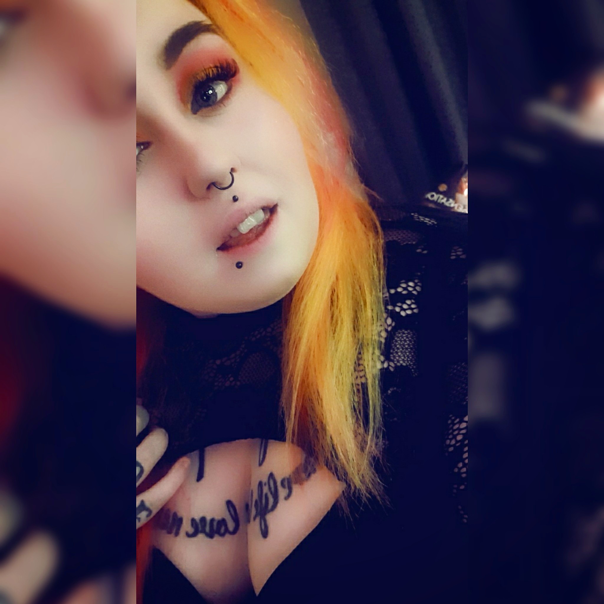 Come see what I've got on offer 😘 | Scrolller