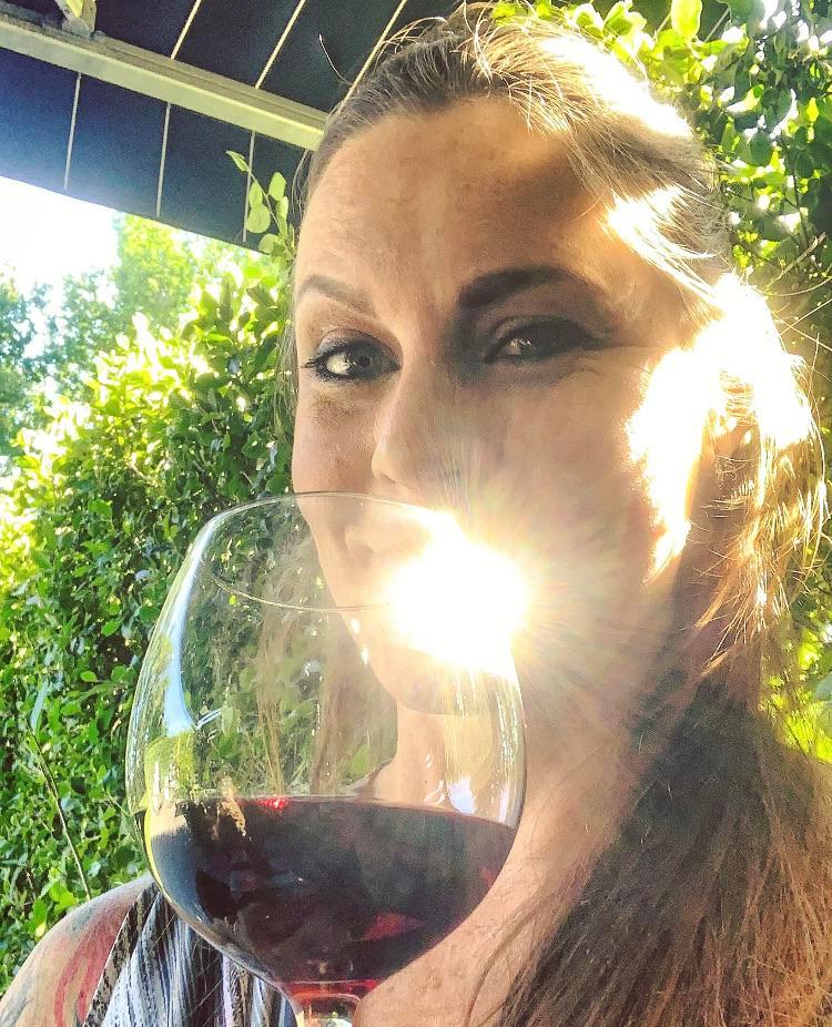 Come, taste the wine! | Scrolller