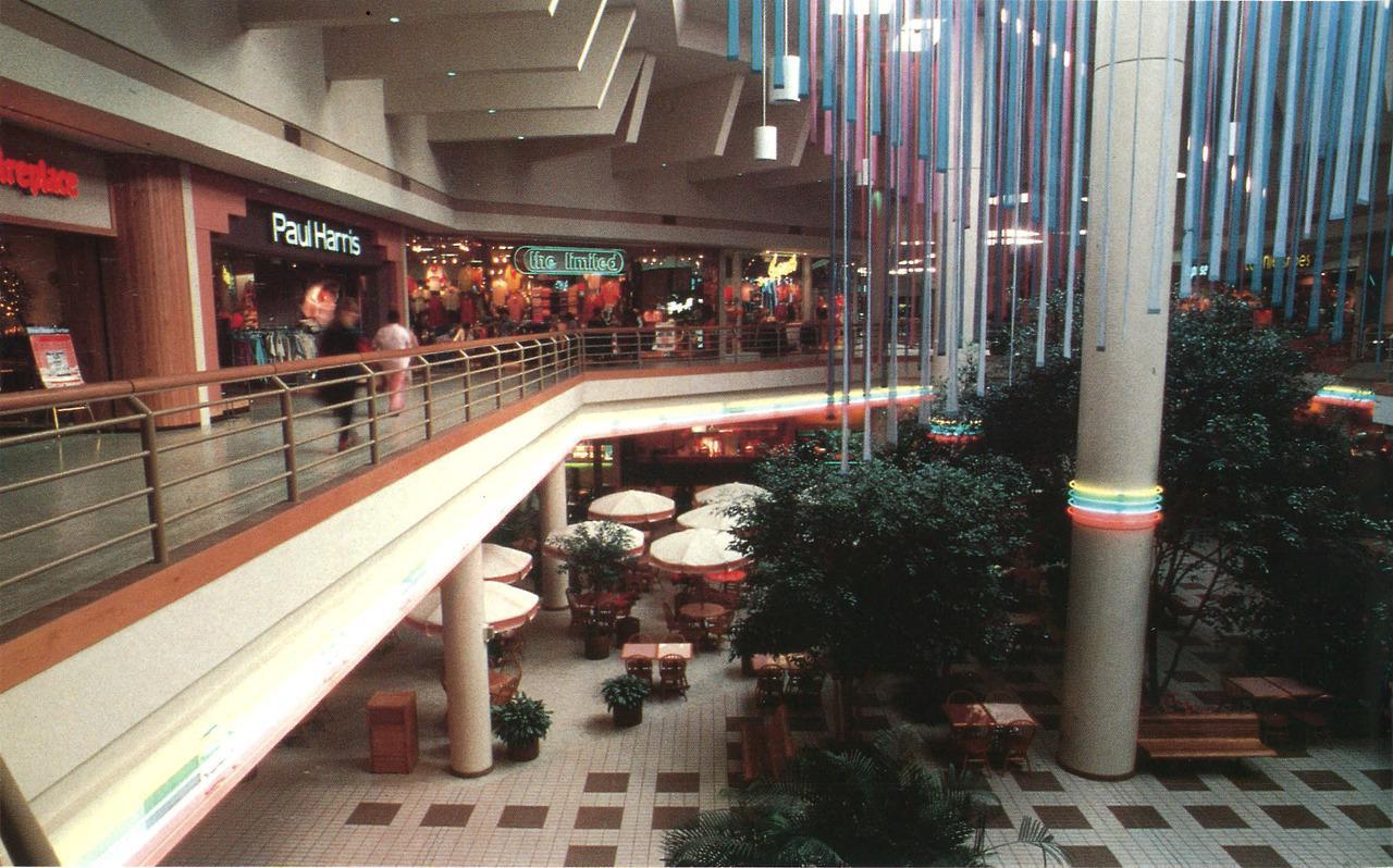 cool mall | Scrolller