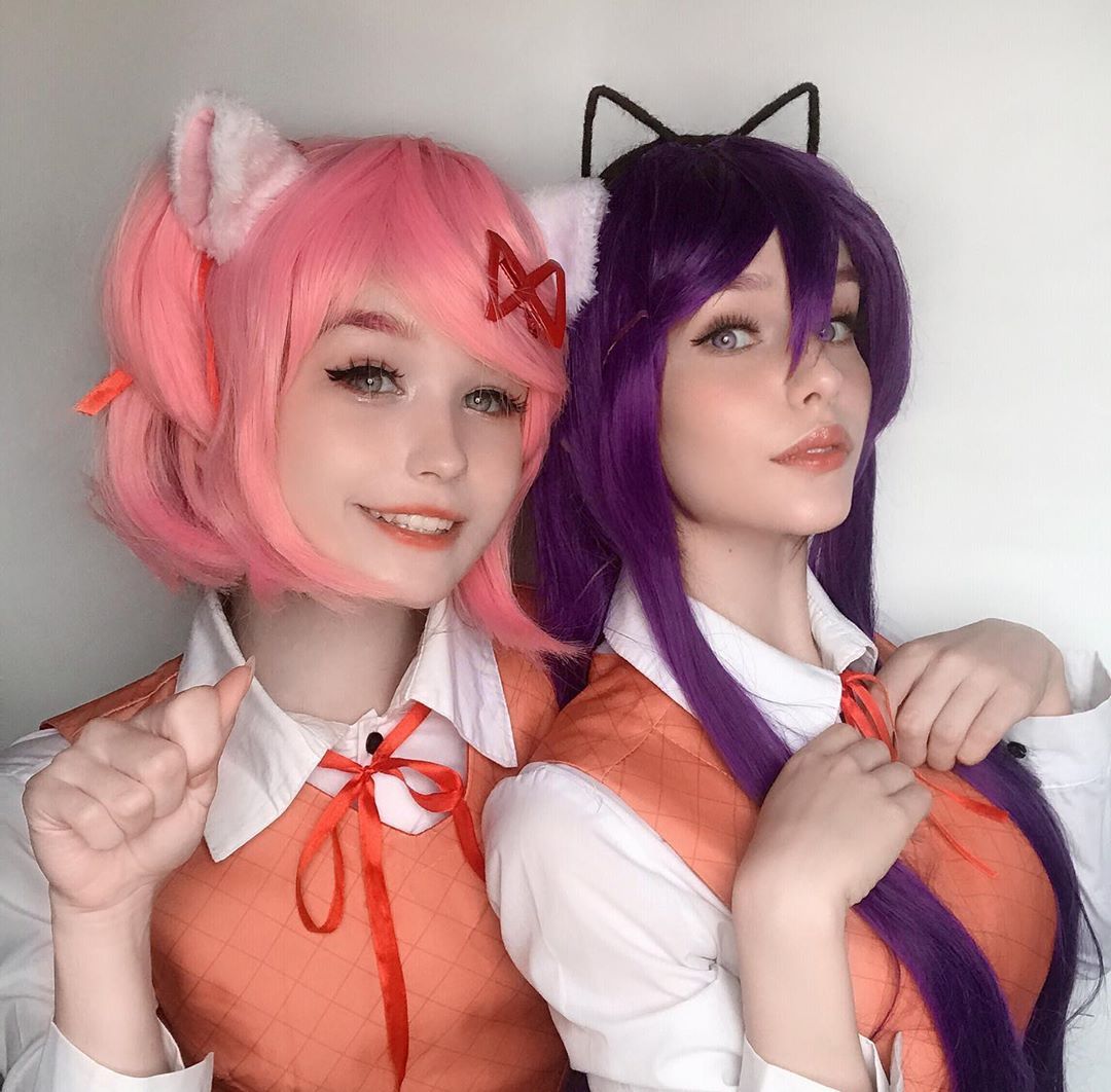 [Cosplay] Picture Purrfect Pose (Natsuki by Mirurunpr & Yuri by Cutegerda) | Scrolller