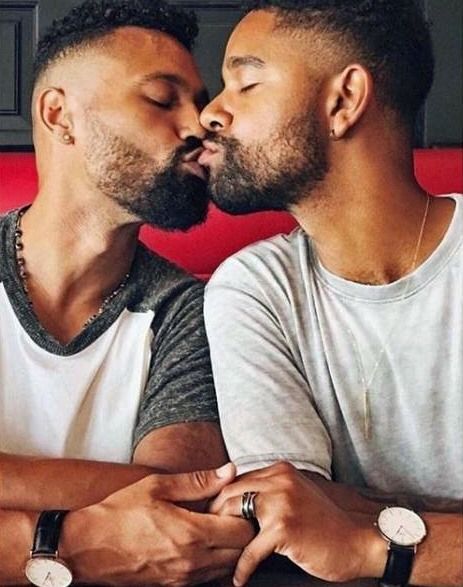 Couple kissing | Scrolller