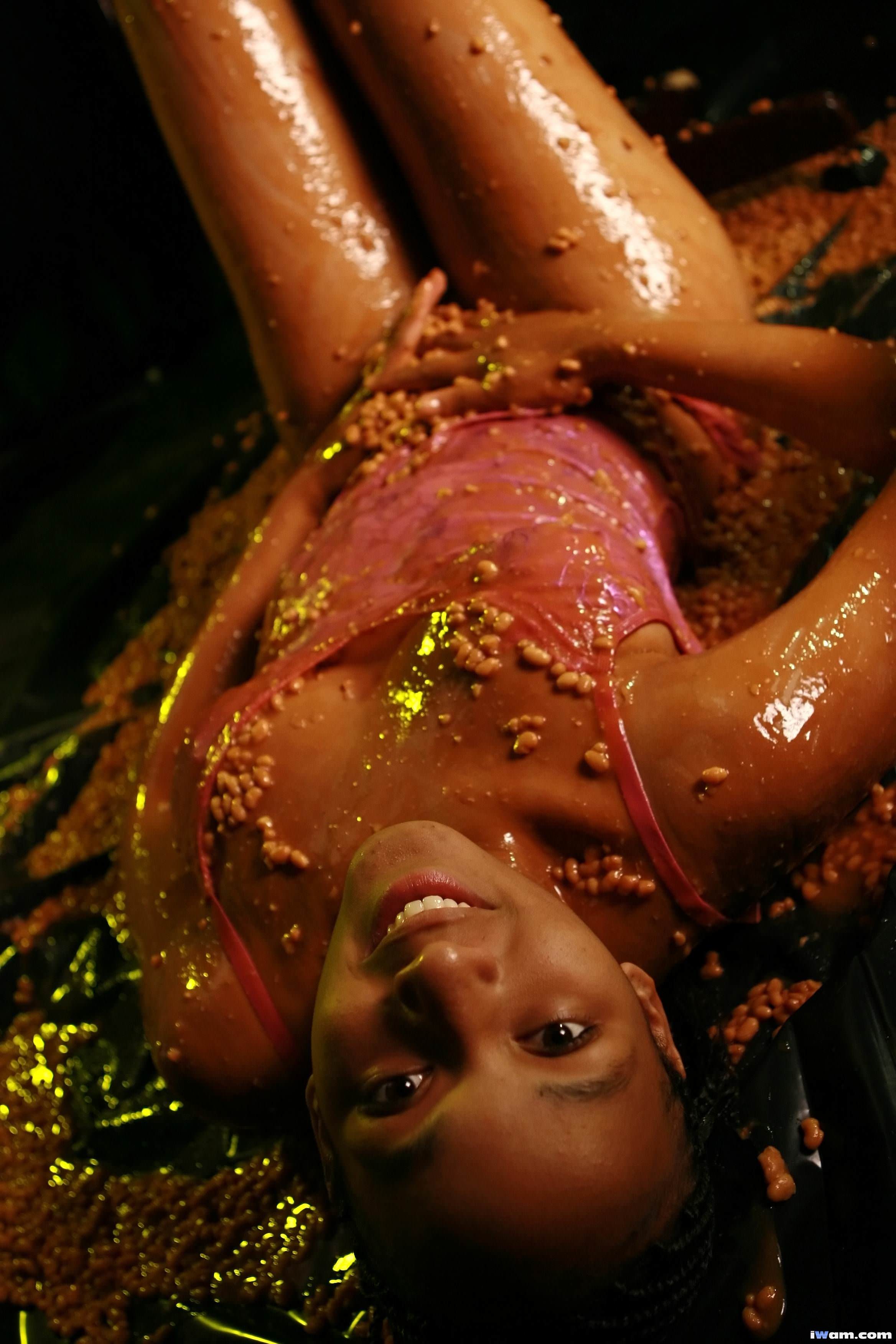 Covered in beans | Scrolller