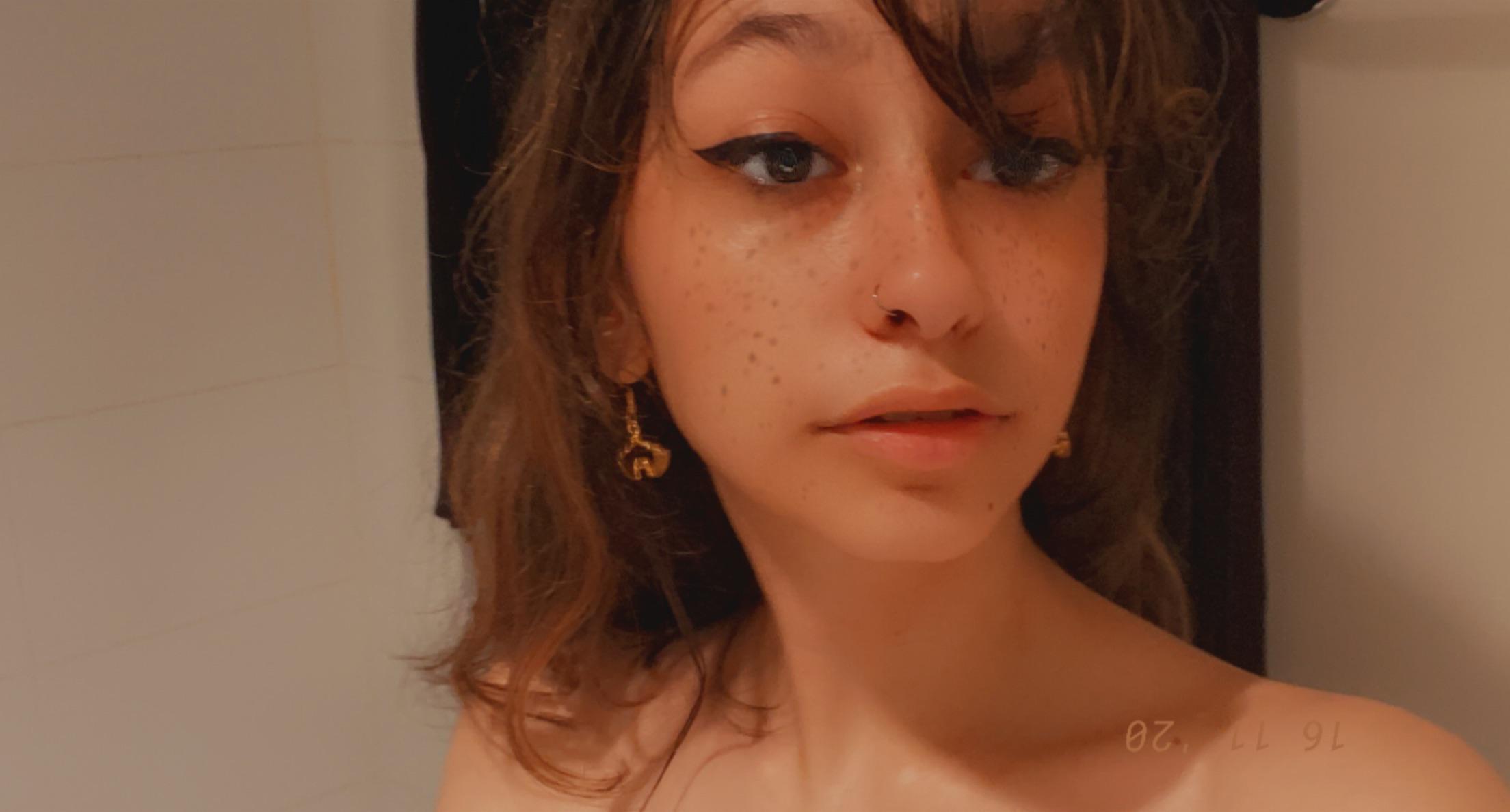 Cozy [17] | Scrolller