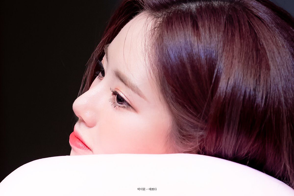 Cozy Jiwon | Scrolller