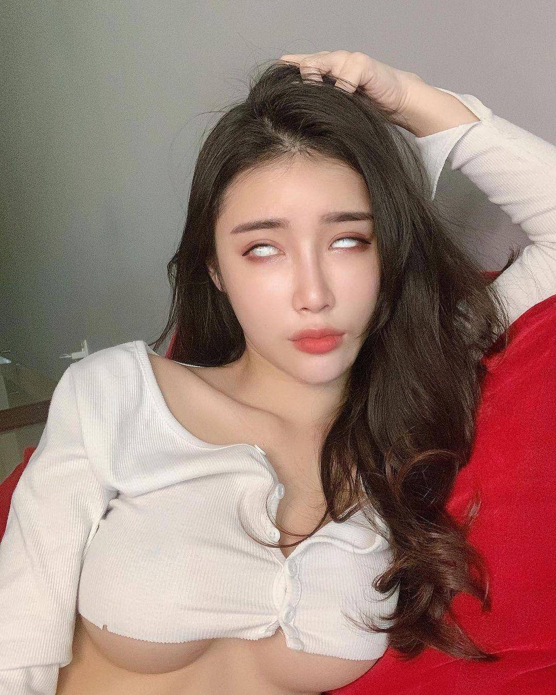 Crazy eyes | Scrolller