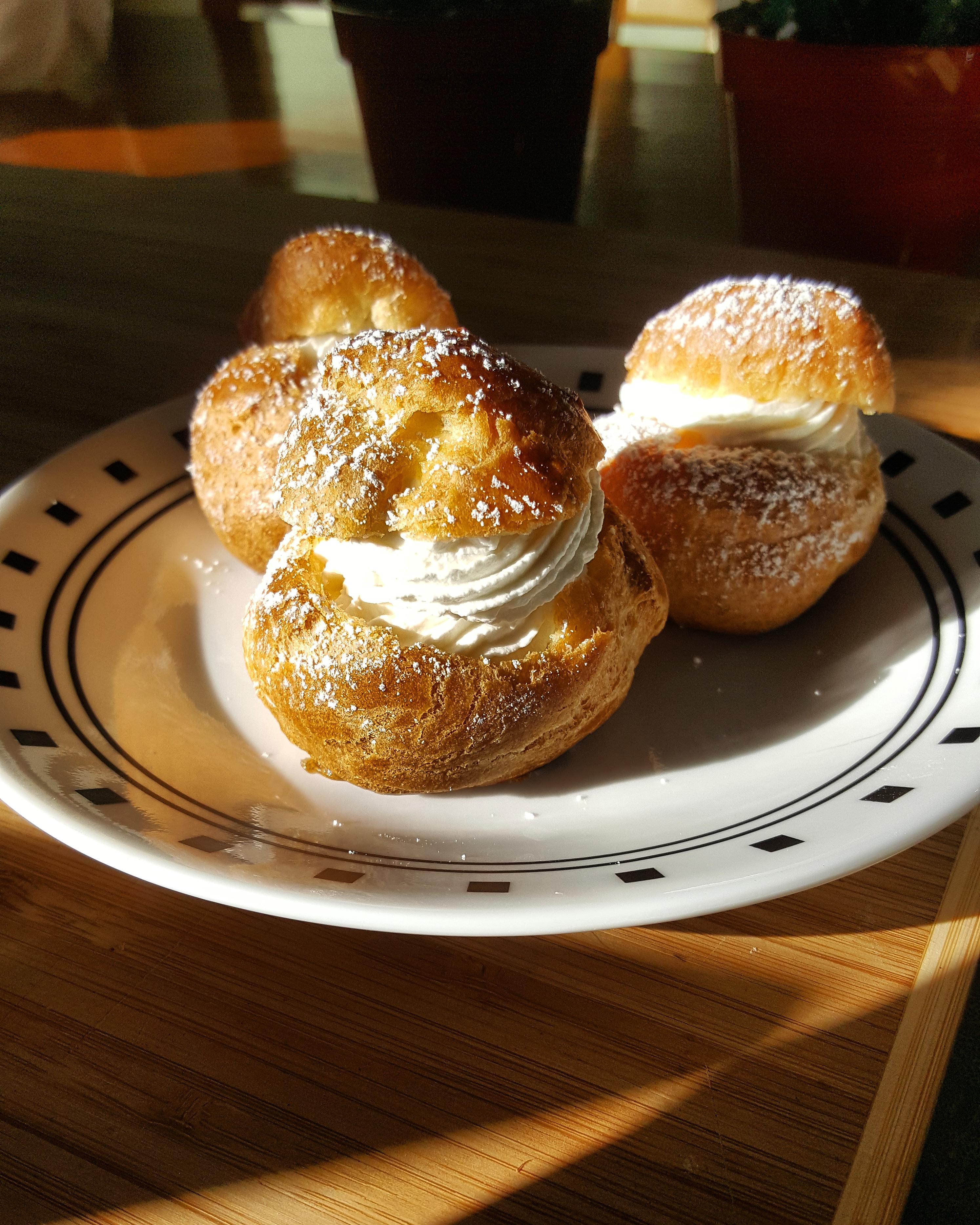 Cream Puffs! | Scrolller