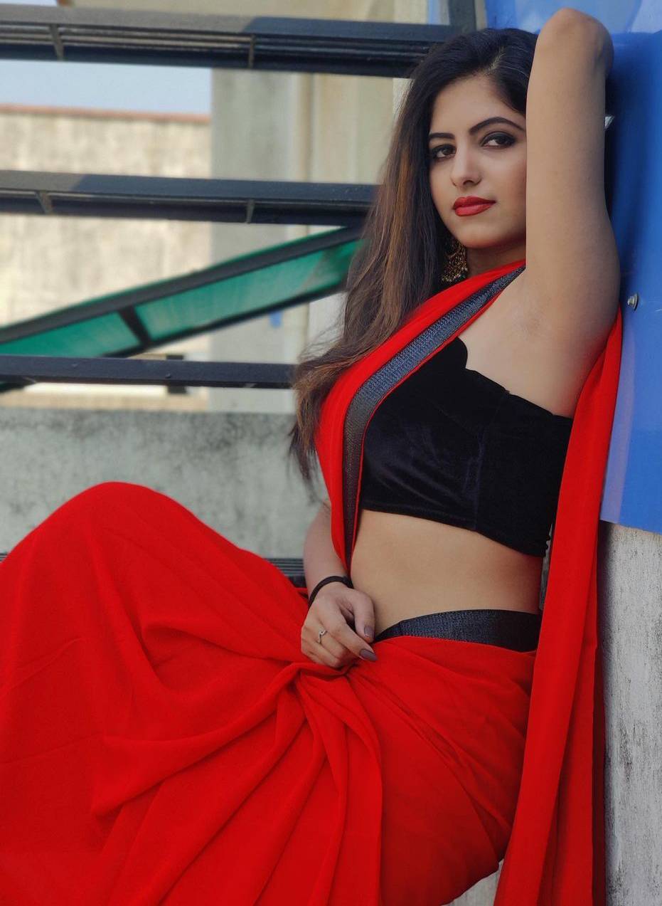 Creamy armpit of Priya Tiwari | Scrolller