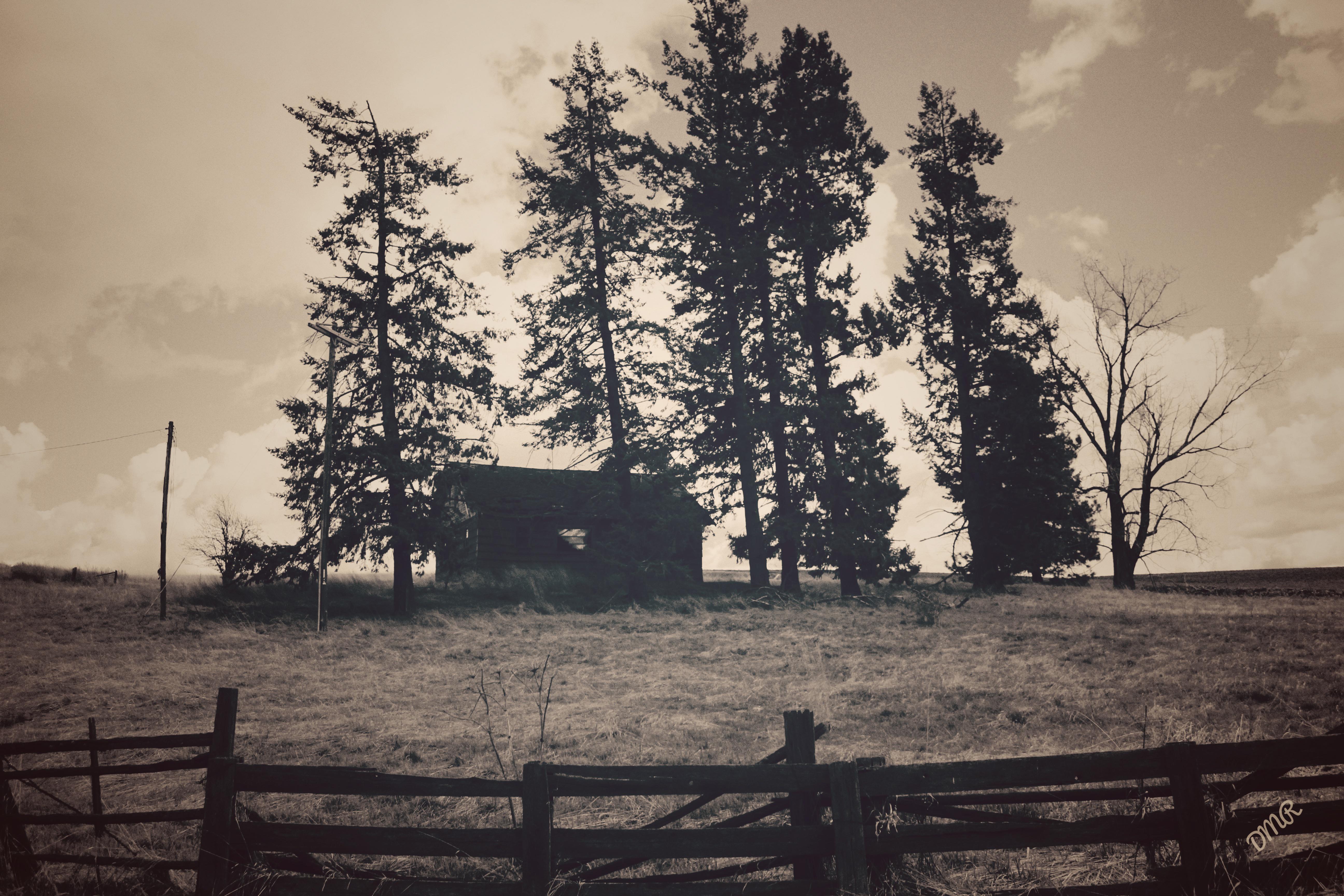 creepy old farm house | Scrolller