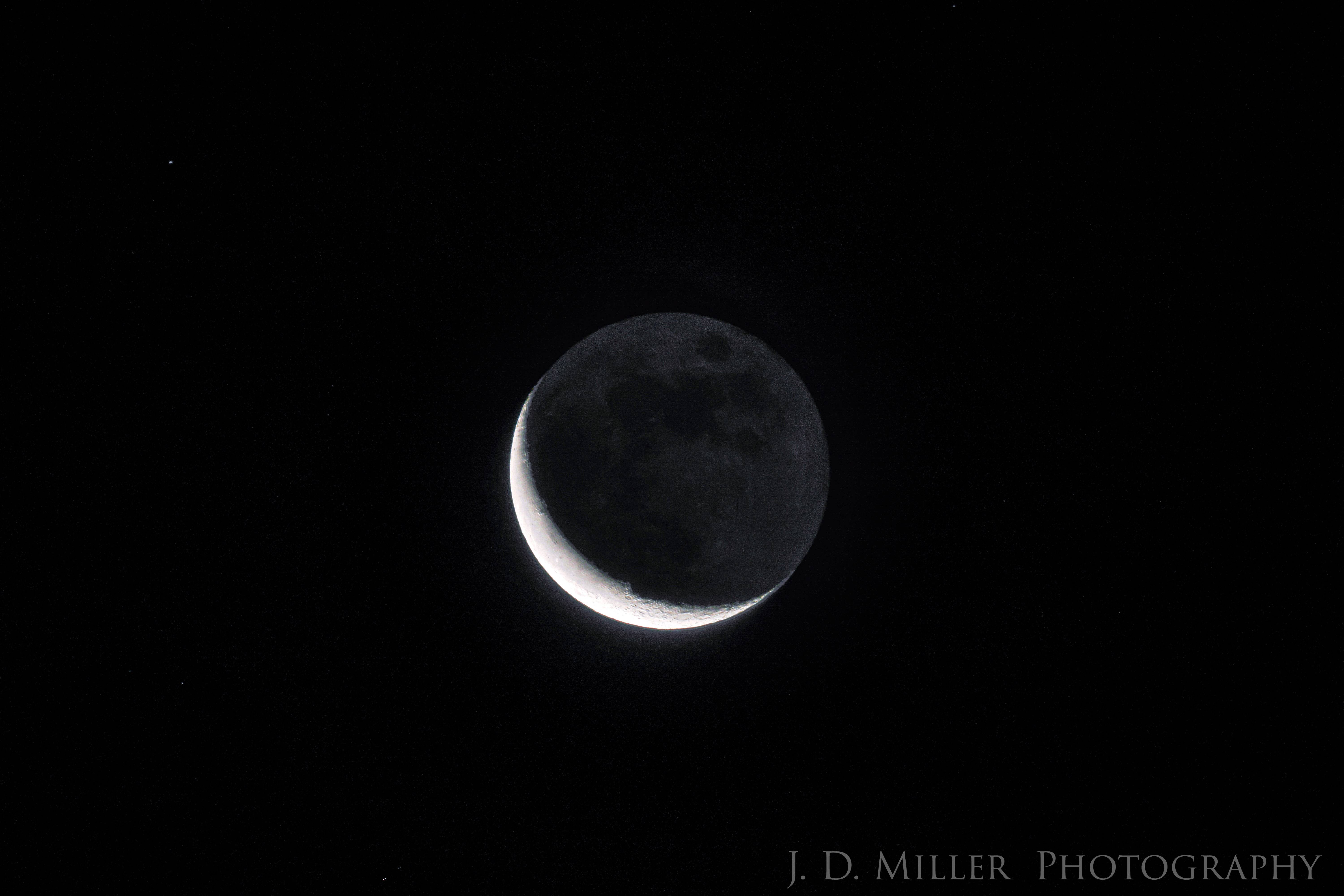 Crescent moon with earthshine 1-21-20 | Scrolller