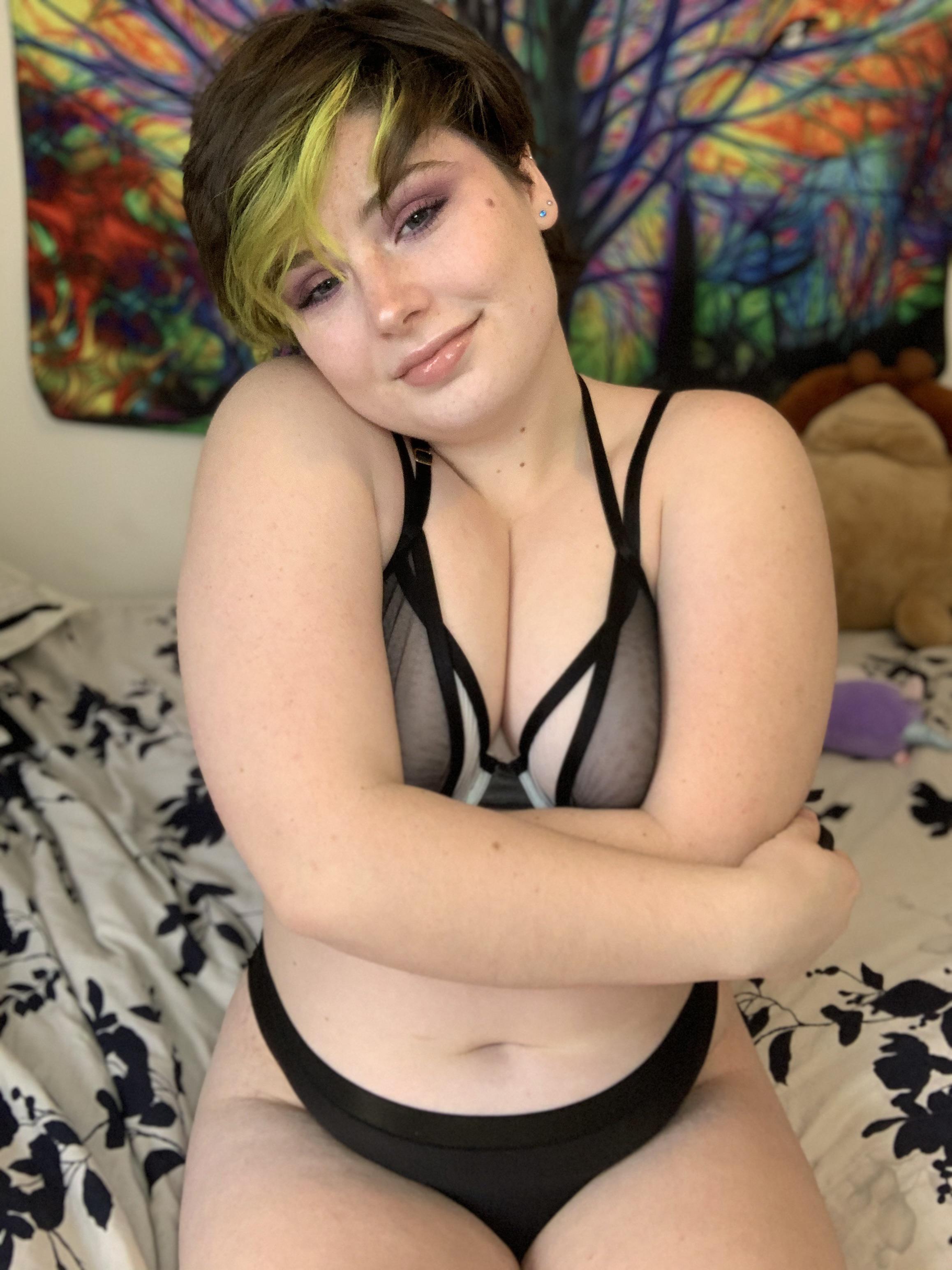 Cuddles? [f] | Scrolller