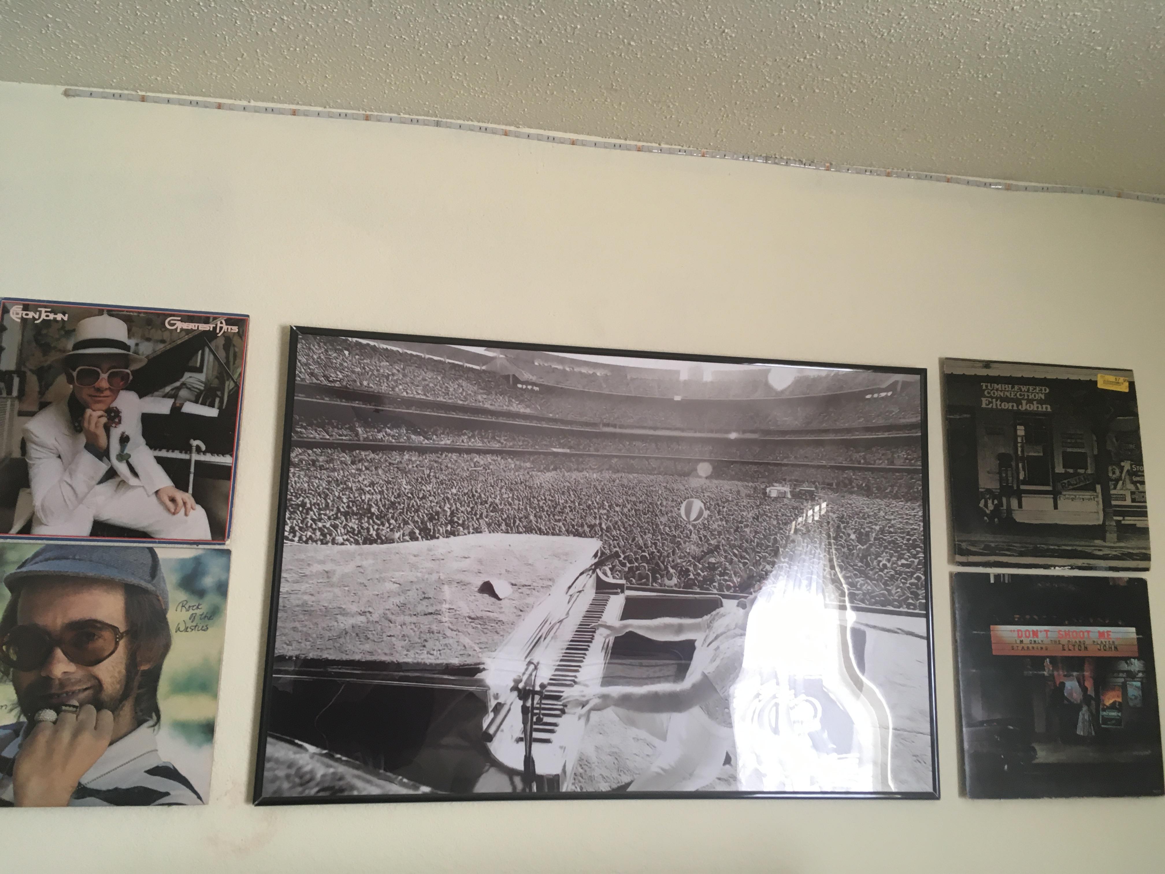 Current collection | Scrolller