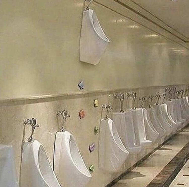 Cursed urinal | Scrolller