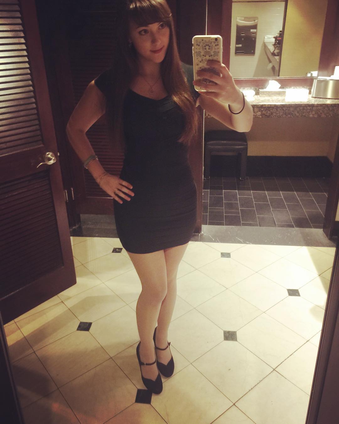 Curves and white tights | Scrolller