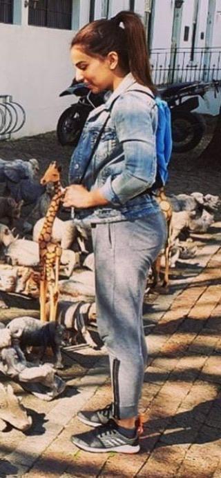 Curviest Ass out of pakistani actress USHNA SHAH | Scrolller