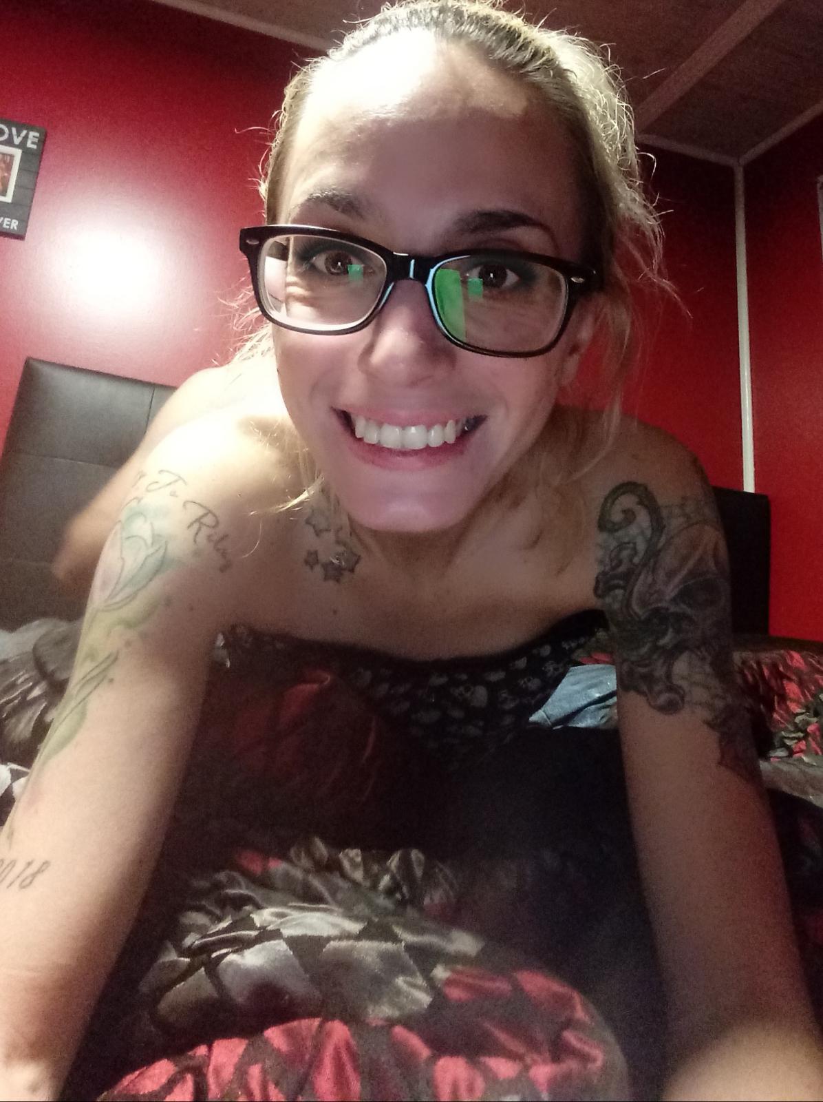 Cute and nerdy | Scrolller