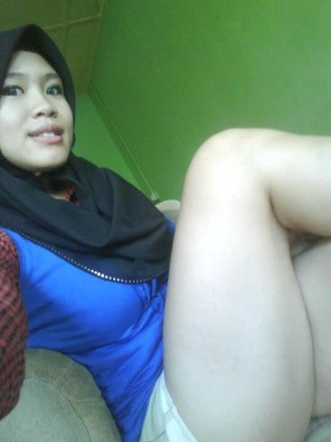 Cute Indonesian Girl | Scrolller