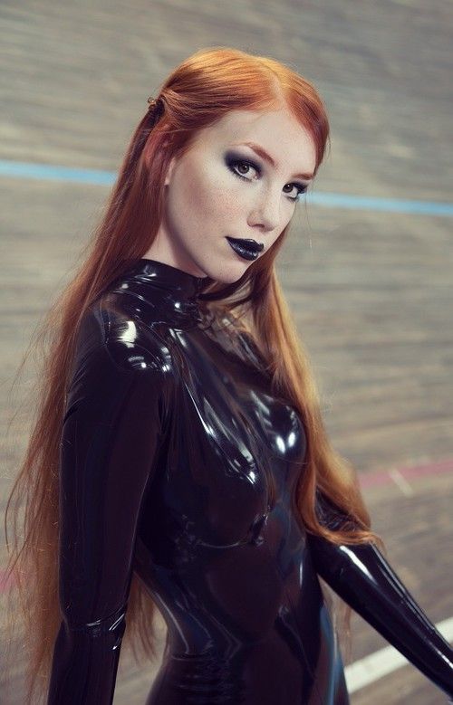 Cute Redhead Scrolller 2996