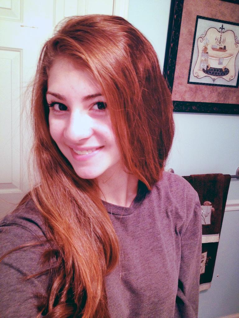 Cute Redhead Scrolller