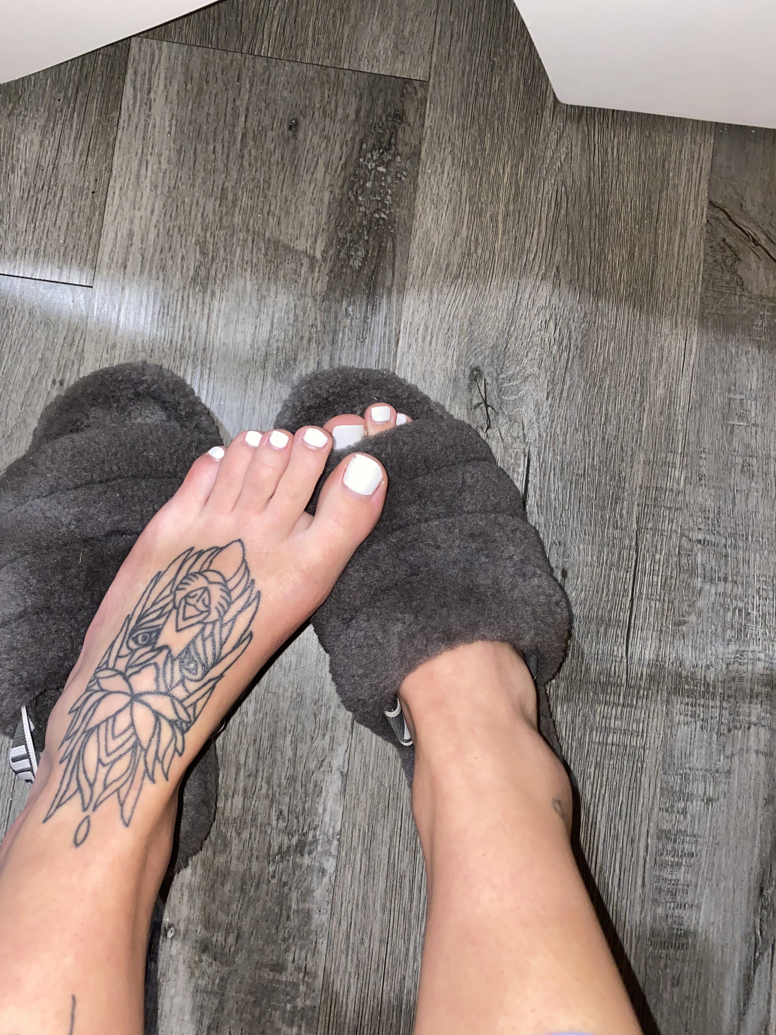 Cute toes! | Scrolller