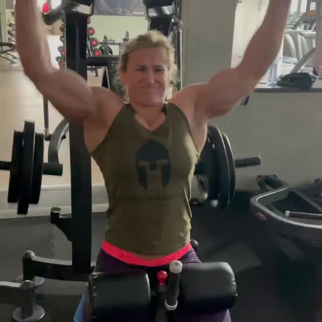 Czech bodybuilder Lenka Ferencukova | Scrolller