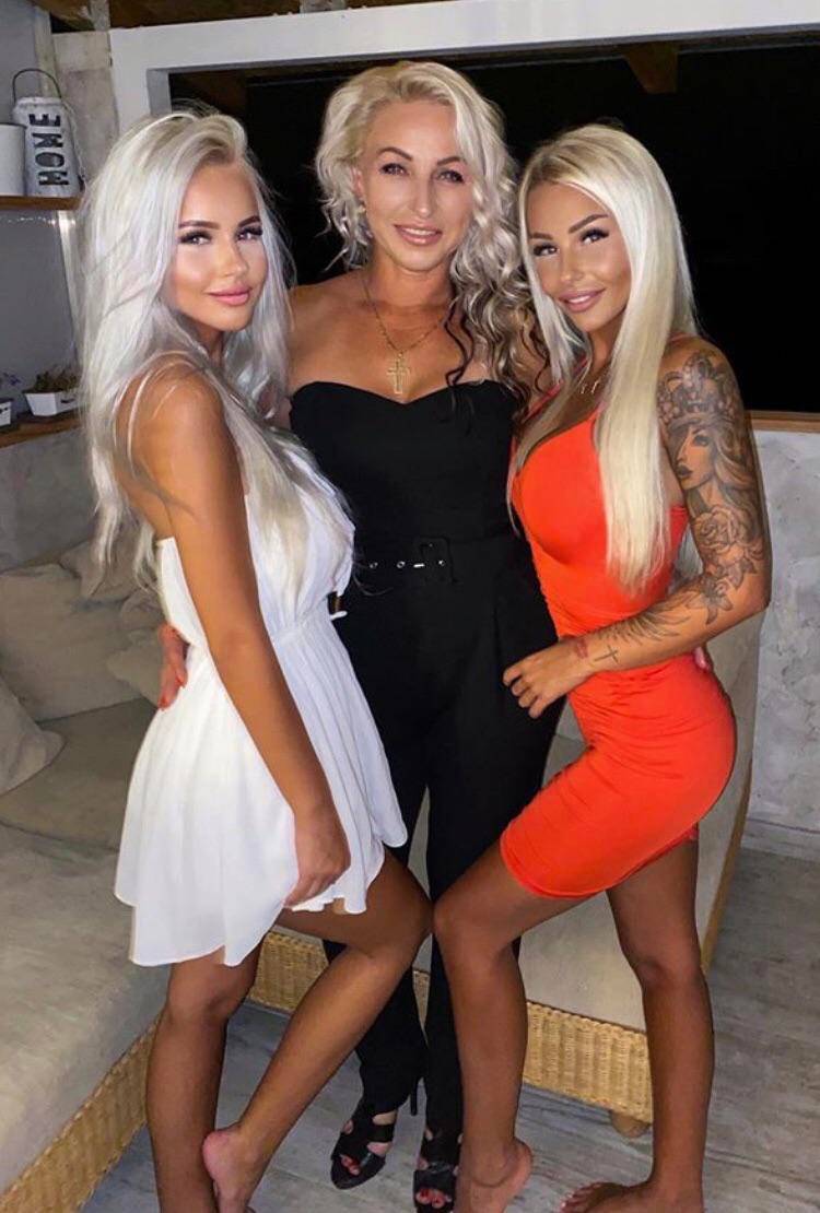 Czech MILF and her two bimbo daughters | Scrolller