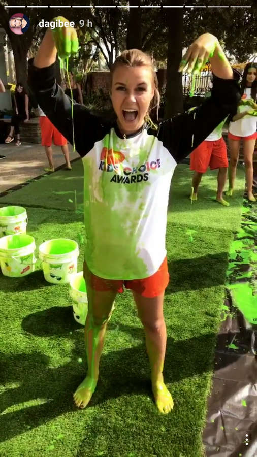 Dagi Bee mit Slime | Scrolller