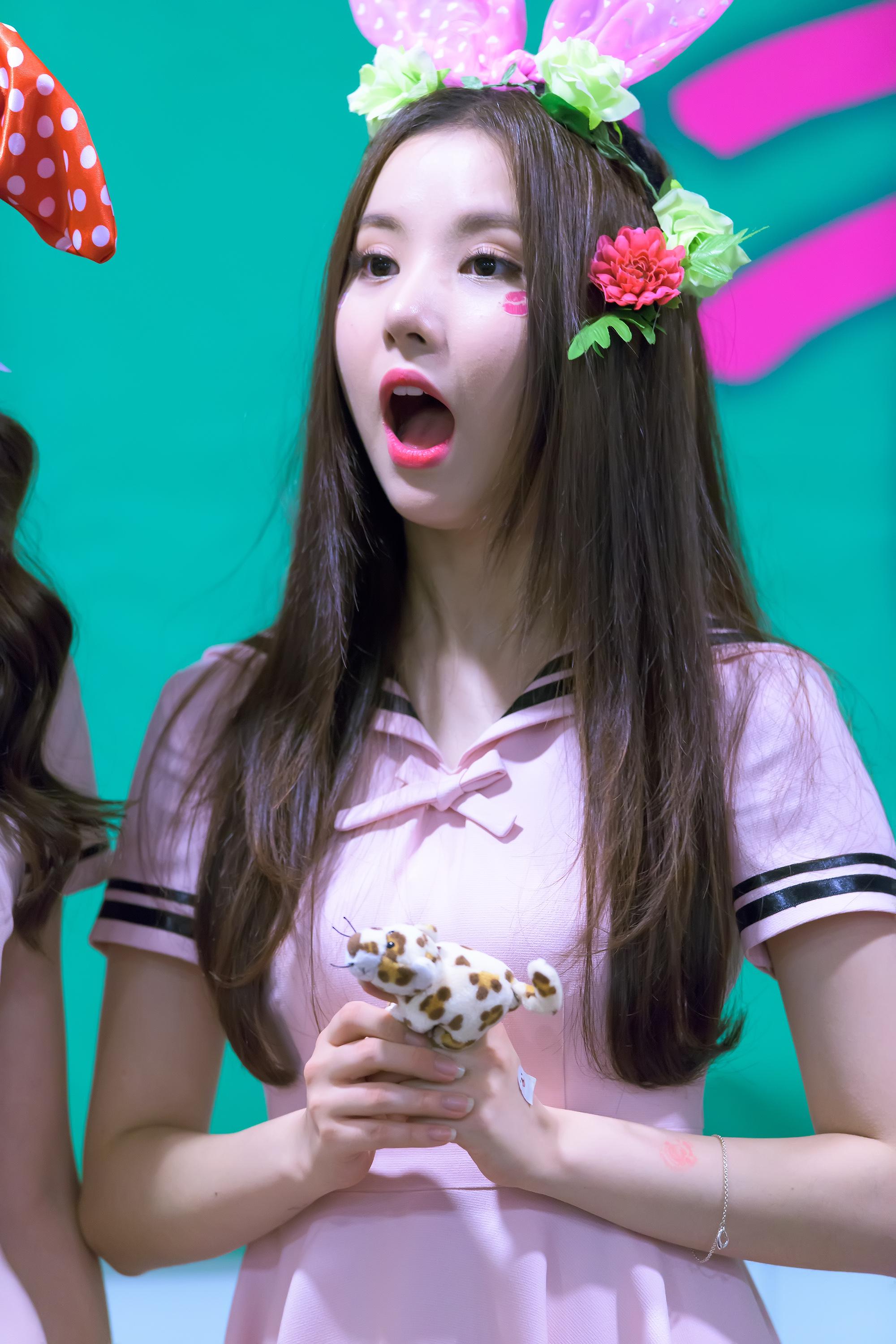 Daily Eunha #265 | Scrolller