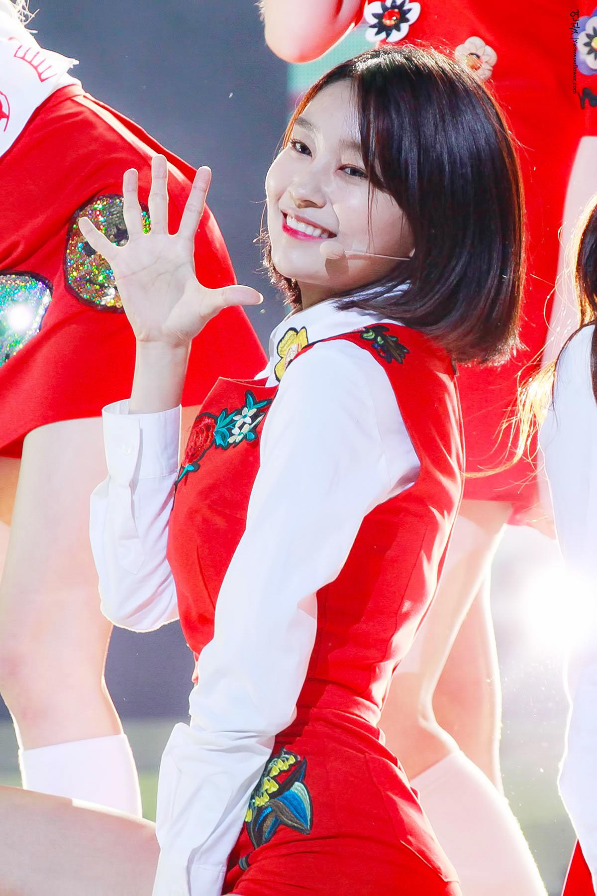 Daily Hyebin #25 | Scrolller