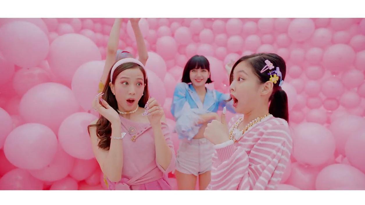 Daily Jennie #157 ft. Jisoo, Rosé, Lisa and unfortunate events | Scrolller