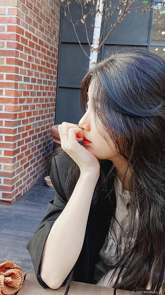 Daily Suzy #335 | Scrolller