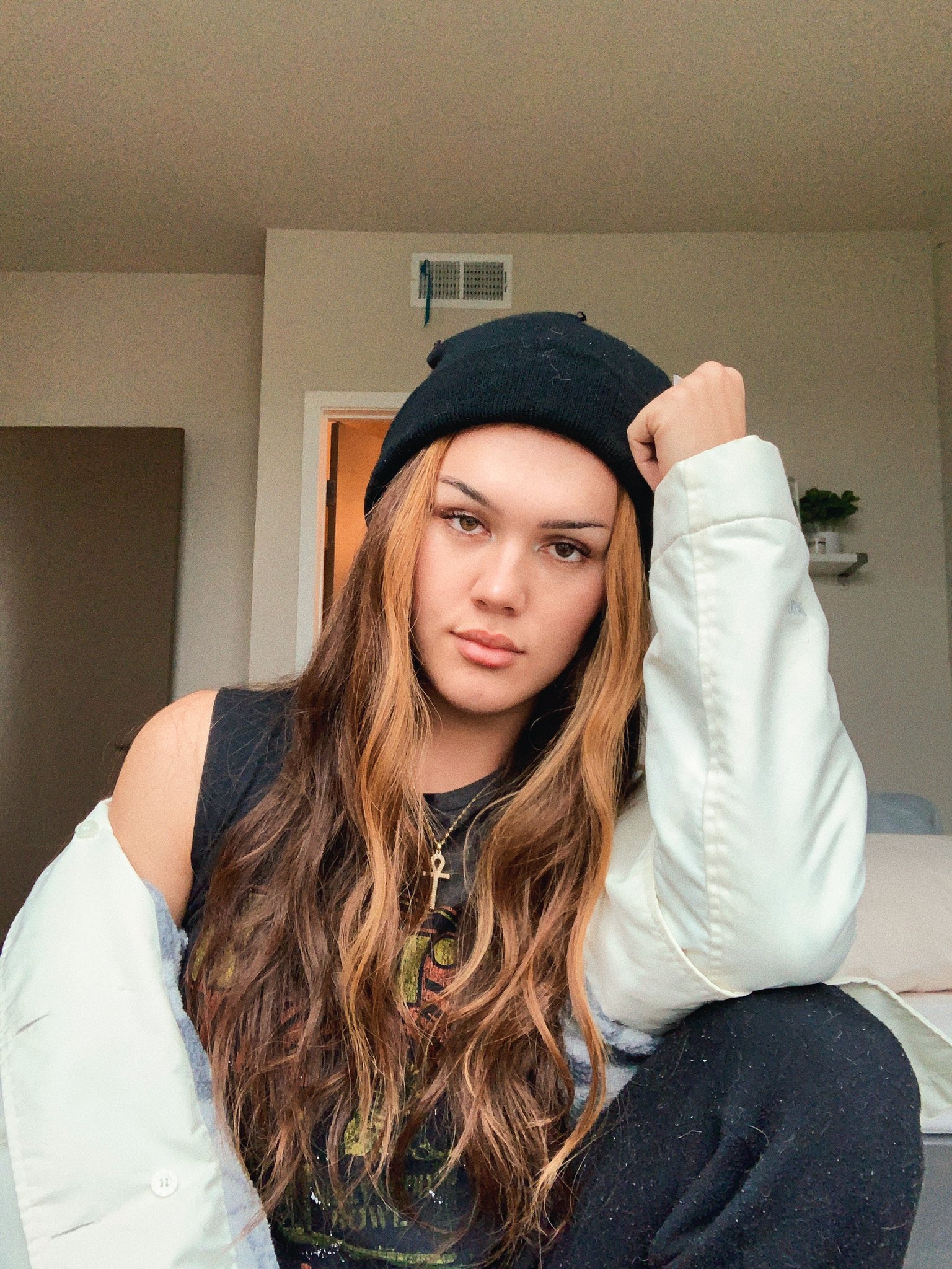 Daisy Taylor | Scrolller