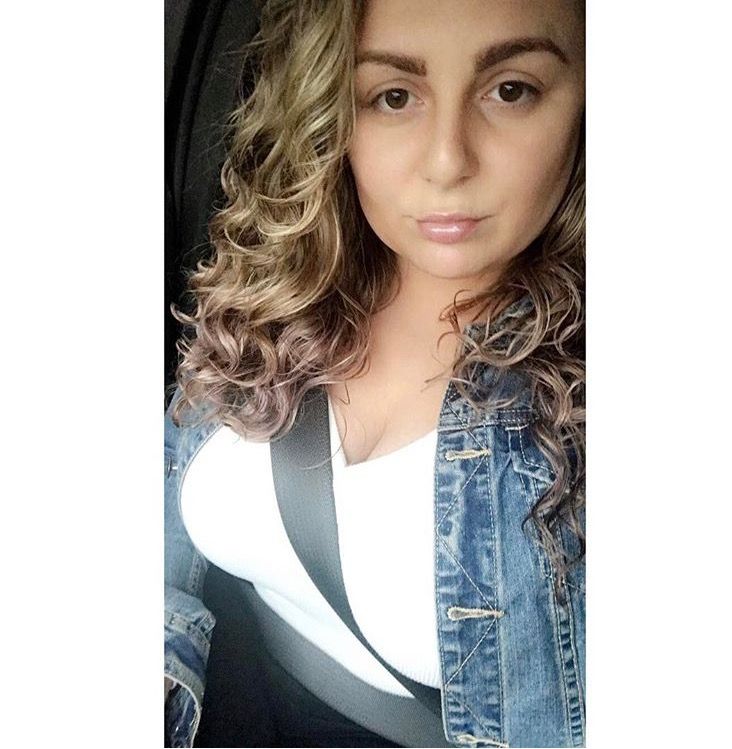 Damn seatbelt. | Scrolller