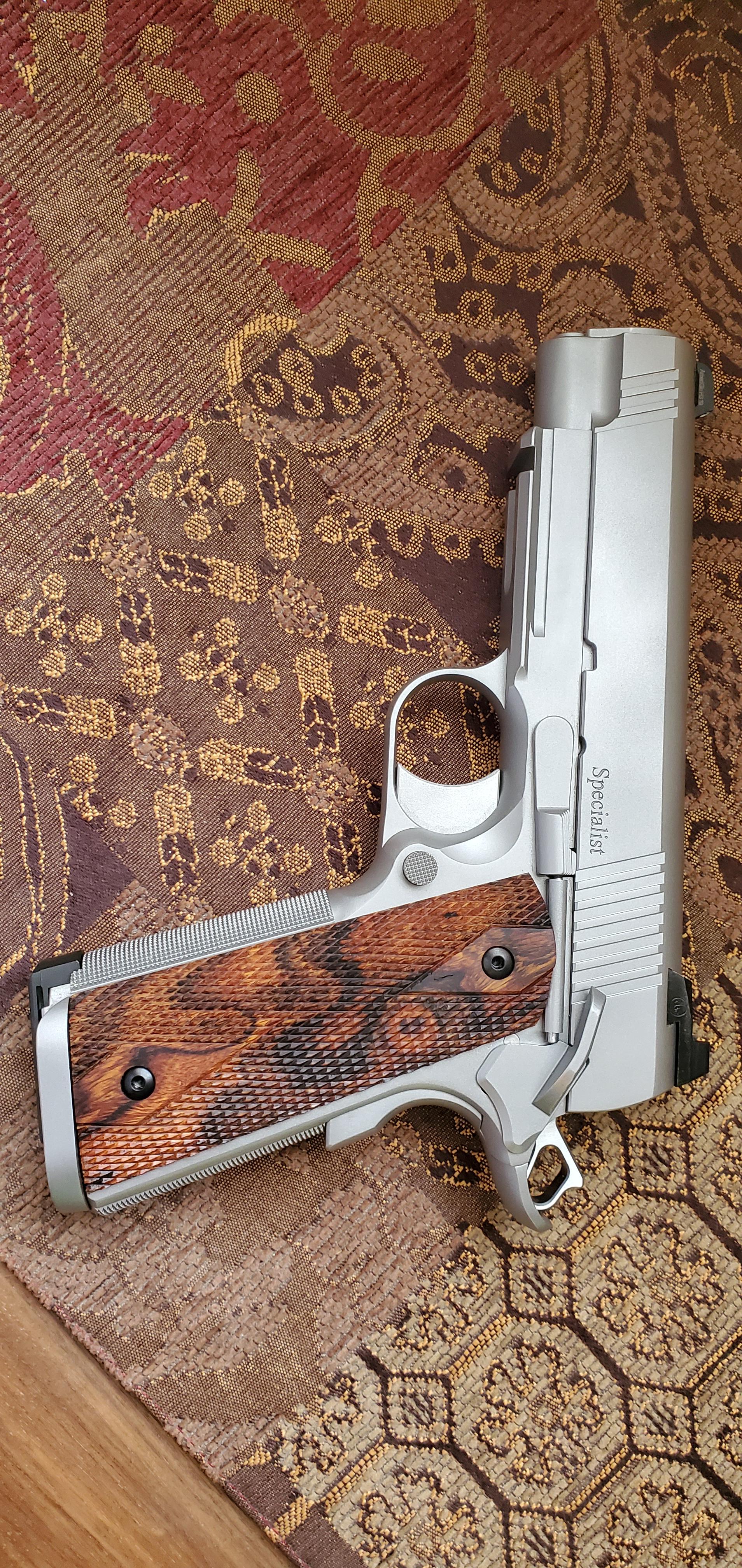 Dan Wesson specialist commander | Scrolller