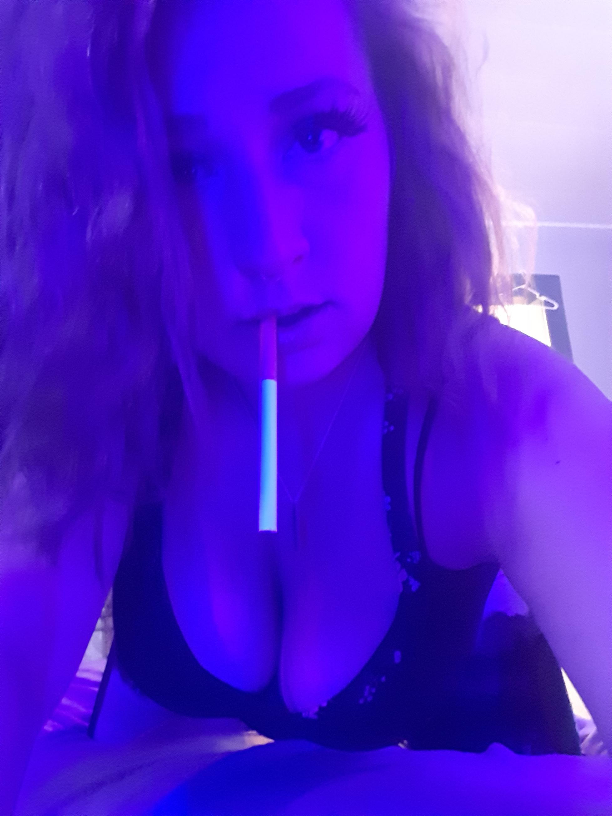 Dangle 😍 | Scrolller