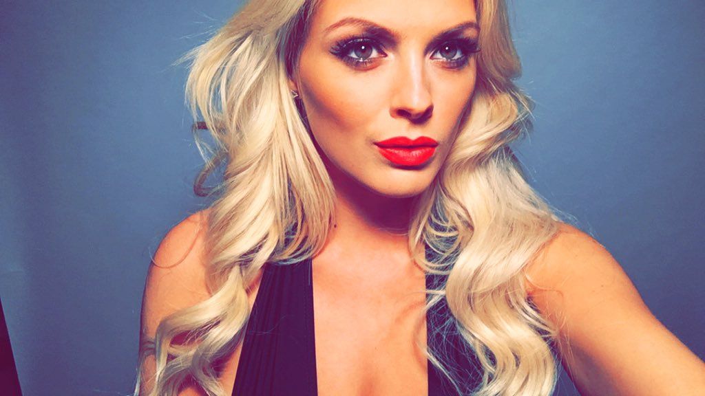 Danielle Sellers selfie (X-post /r/DanielleSellers) | Scrolller