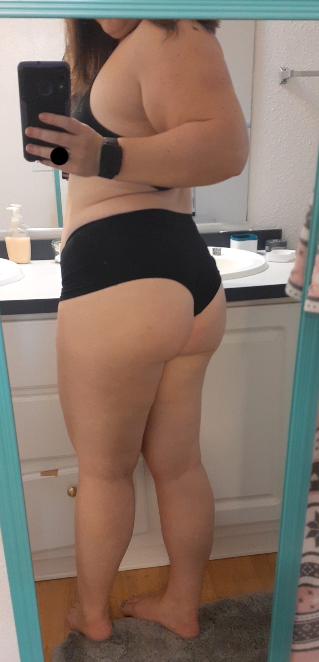 Dark haired cutie with a tonka truck booty 😈 [f/26] | Scrolller