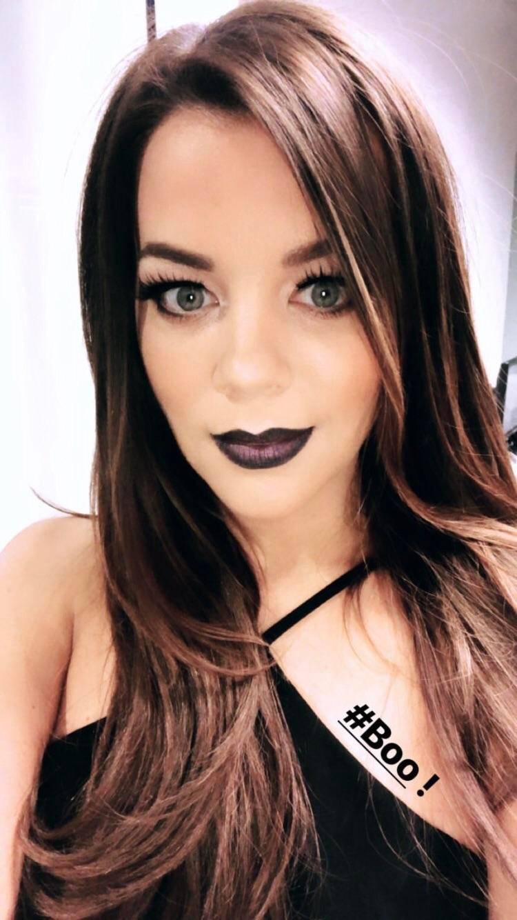 Dark Look | Scrolller