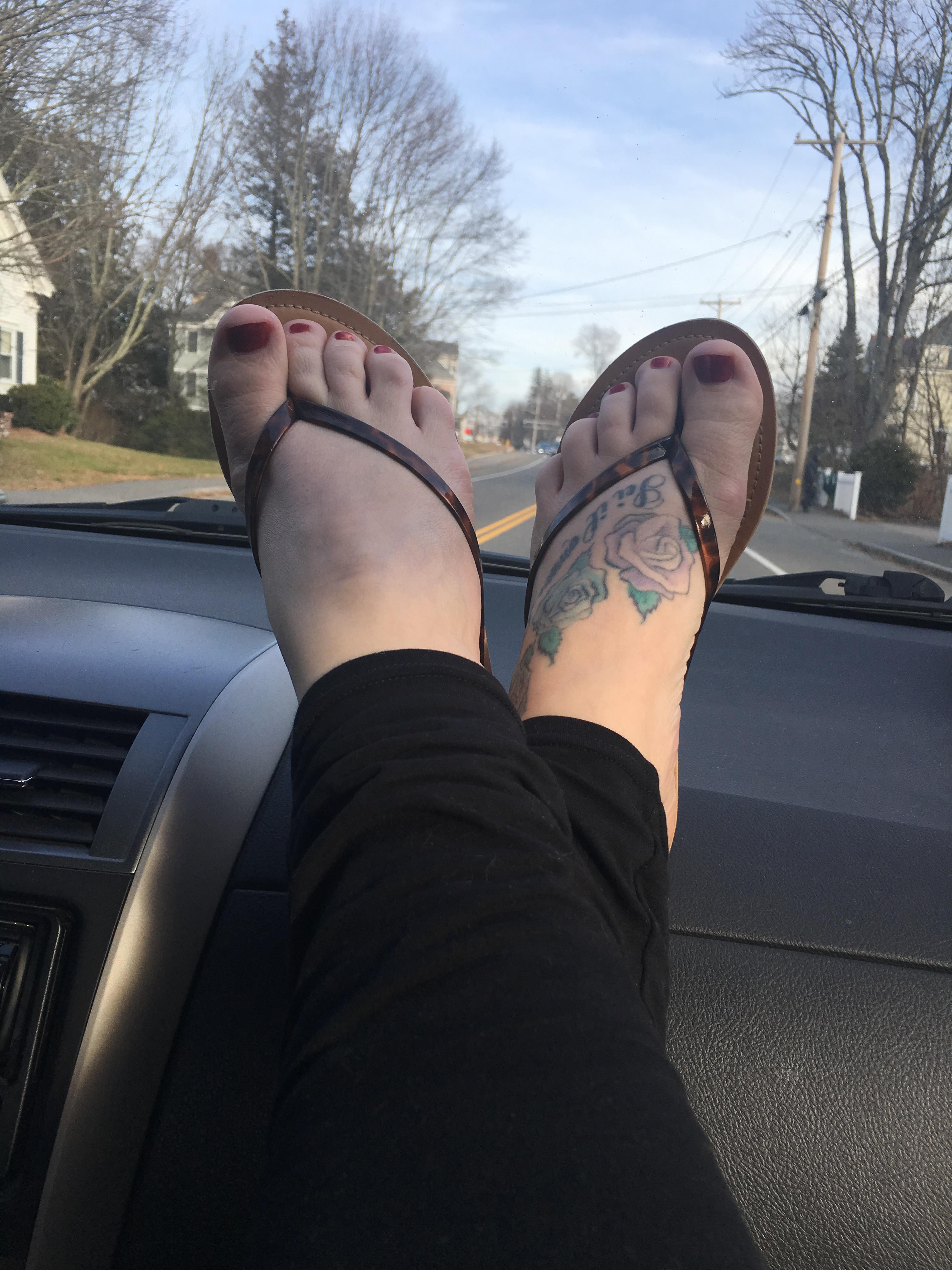 #dashboardfeet Please rate my best friend's feet. | Scrolller