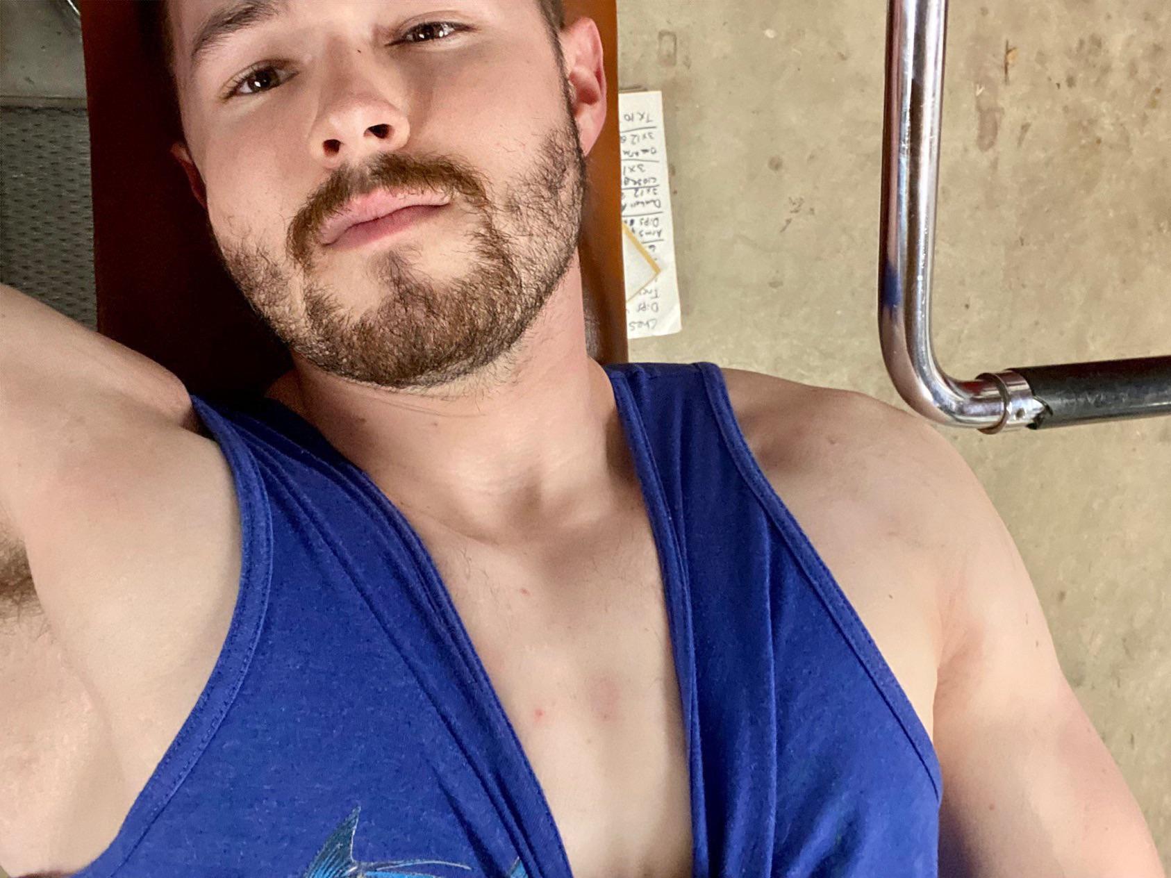 Day off, felt cute. How you bros doing? | Scrolller